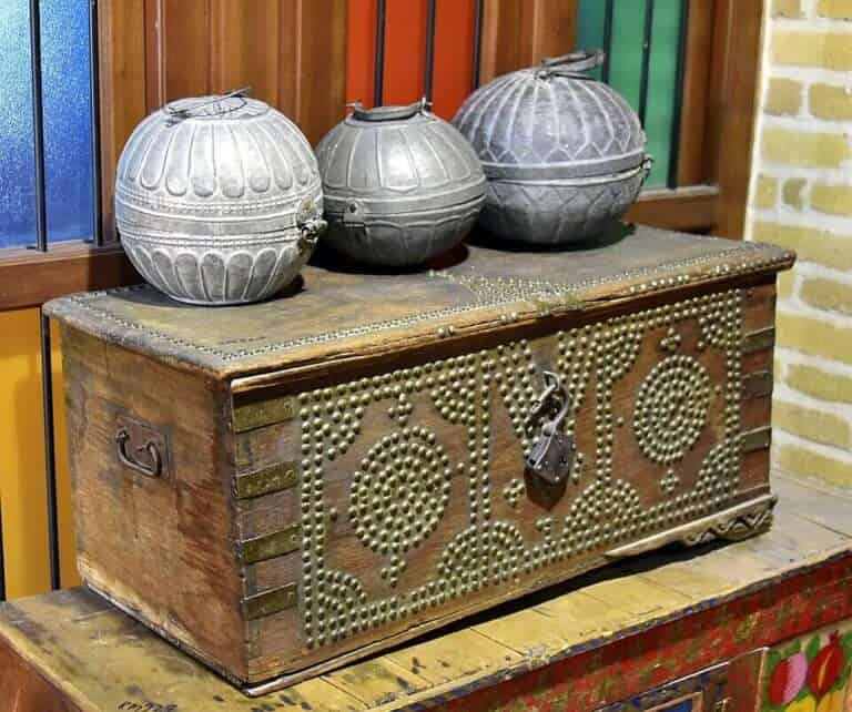 10 Unique Omani Souvenirs That You Must Buy in Muscat